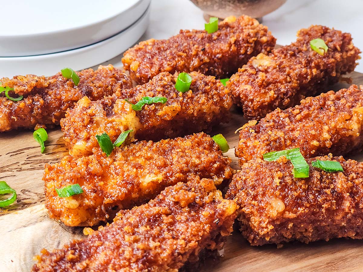 Nashville Hot Mozzarella Sticks (Copycat Chili’s) – Mini Bites Recipes